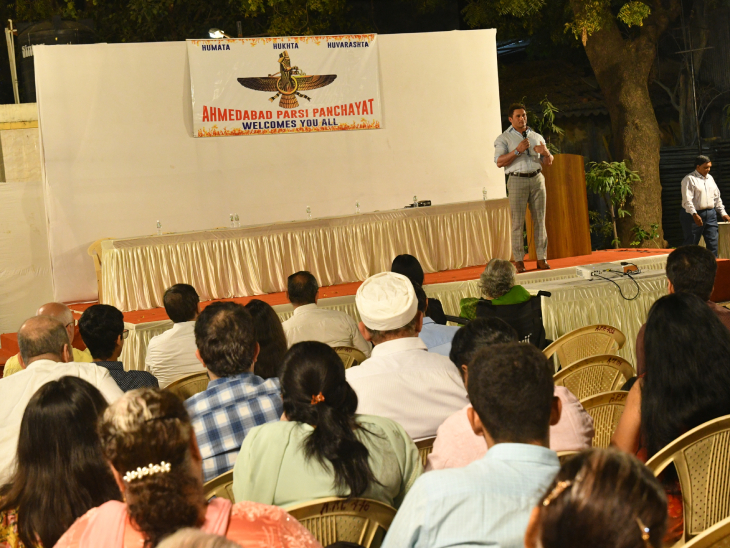 International Karate Champion Vispi Kharadi presented awards to 33 ...