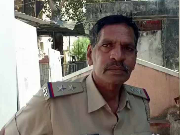 PSI in the police commissioner's office was doing duty by drinking ...