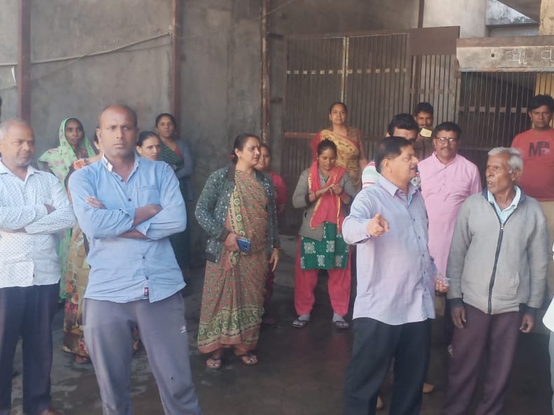 Controversy escalated over the committee in Modasa's Vaniyad Dudh ...
