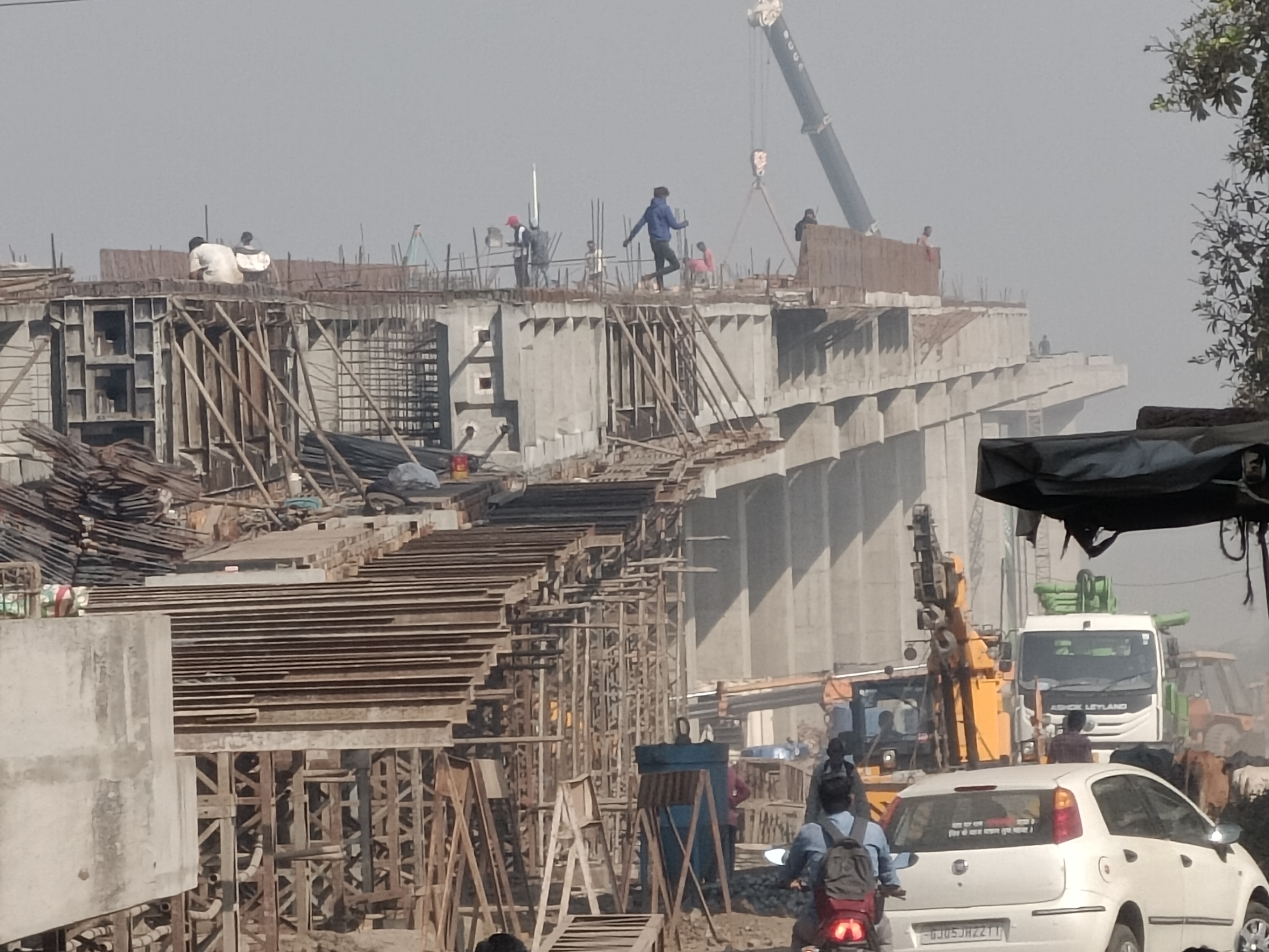 The railway over bridge connecting east to west of Navsari city will be ...