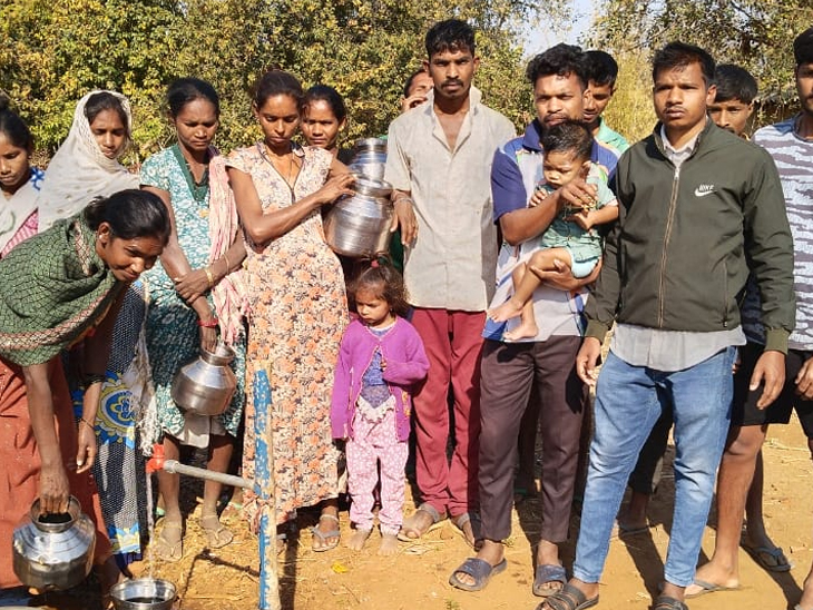 The last 8 months water problem of the people of Dudhni-Kaucha village ...