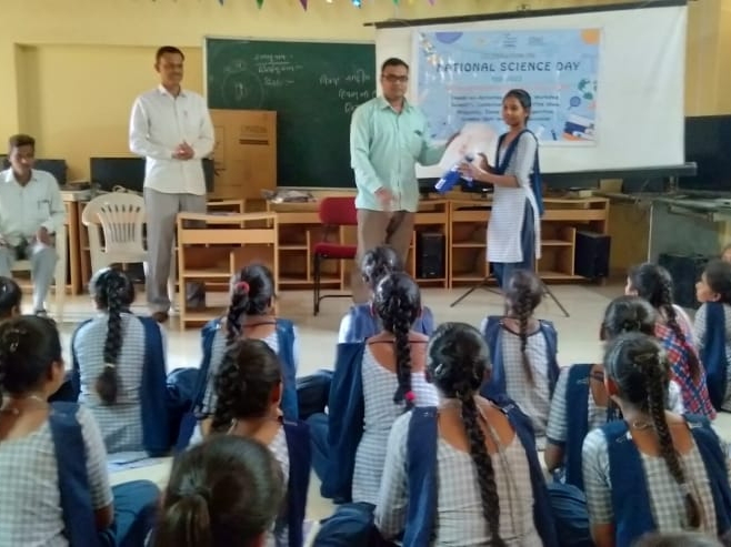 Organized by Lok Vigyan Kendra in Panchmahal on February 28, a program ...