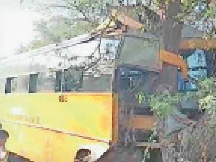 The bus driver suffered a heart attack when the school bus hit a tree ...
