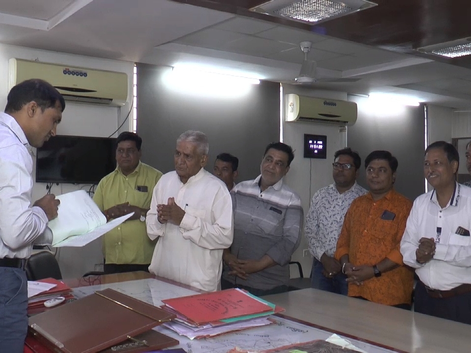 The people of Sindhi community living in Prantij-Talod submitted a ...