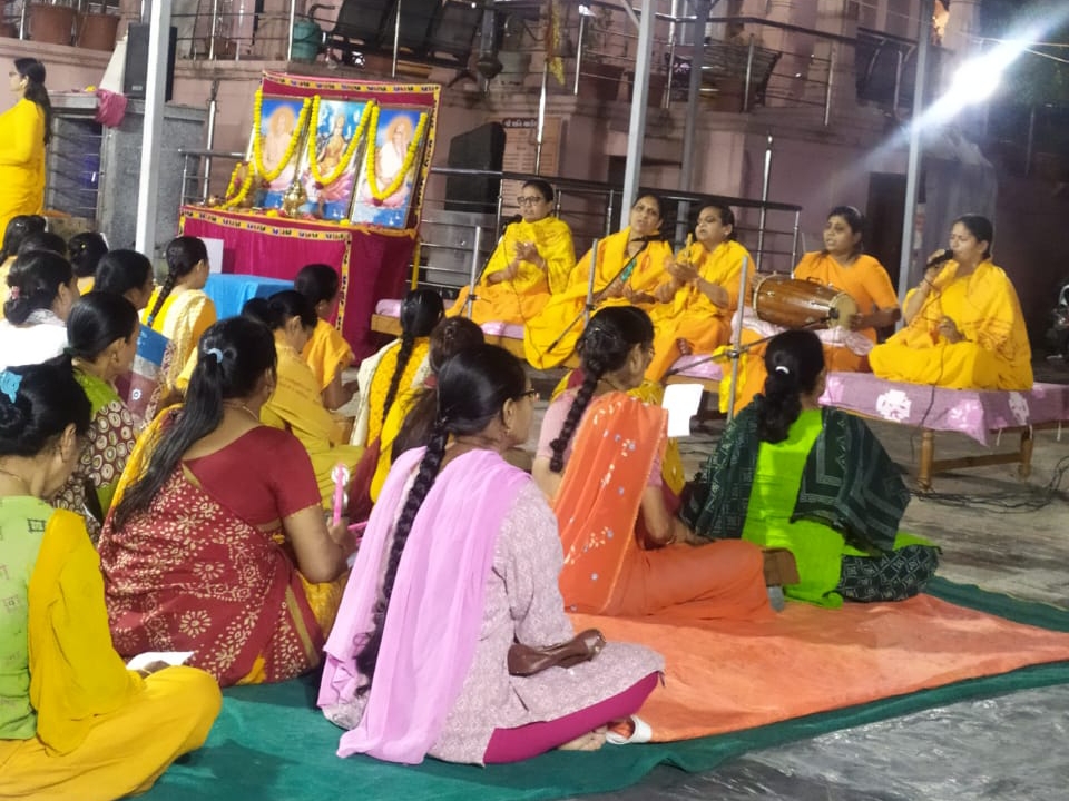 Gayatri Parivar Mahila Mandal is conducting 12 Gayatri Chalisa mass ...