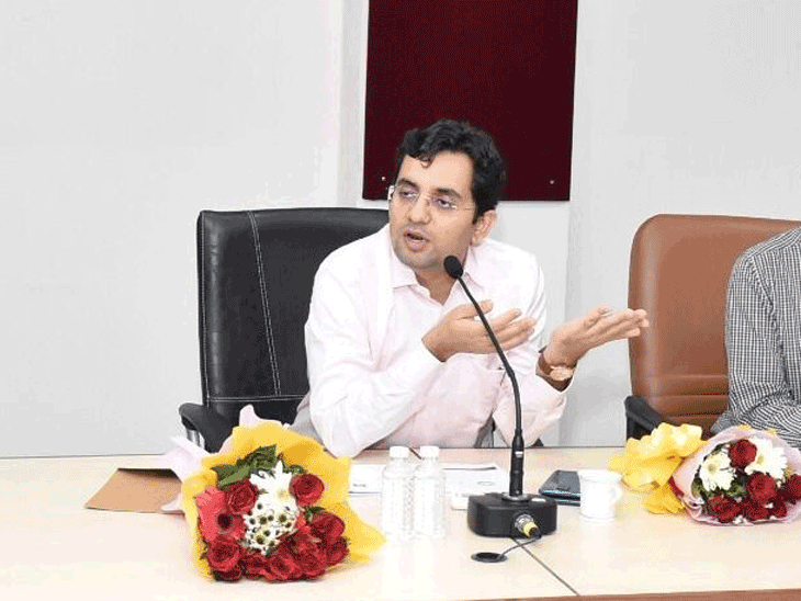 Gujarat IAS transfer: Mukesh Puri was made ACS of Home Department ...