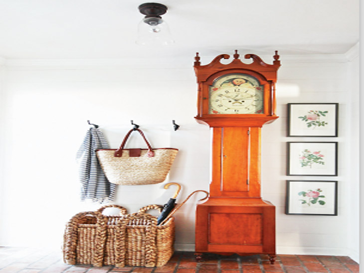 A stylish wall clock that enhances the beauty of the home... | સજાવટ ...