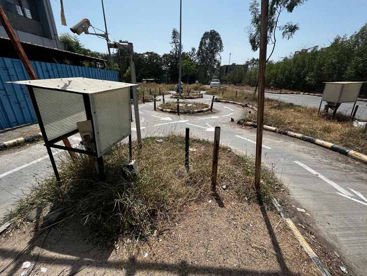 Two-wheeler drivers were hampered in taking the test due to grass on ...