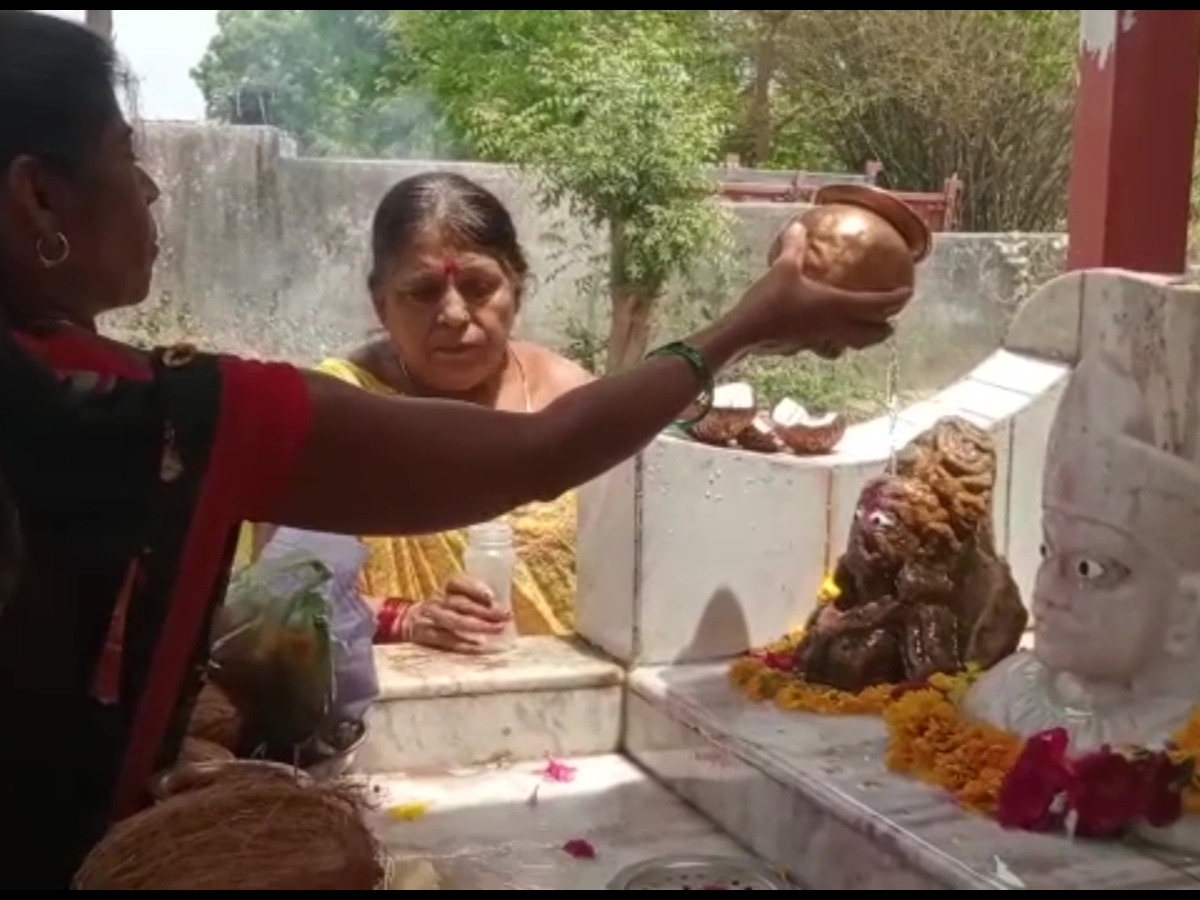 In Bharuch during the month of Chaitra, the cowherds had a cold meal ...