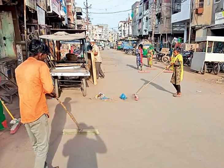 After completion of the tender process of 5 routes in Godhra ...