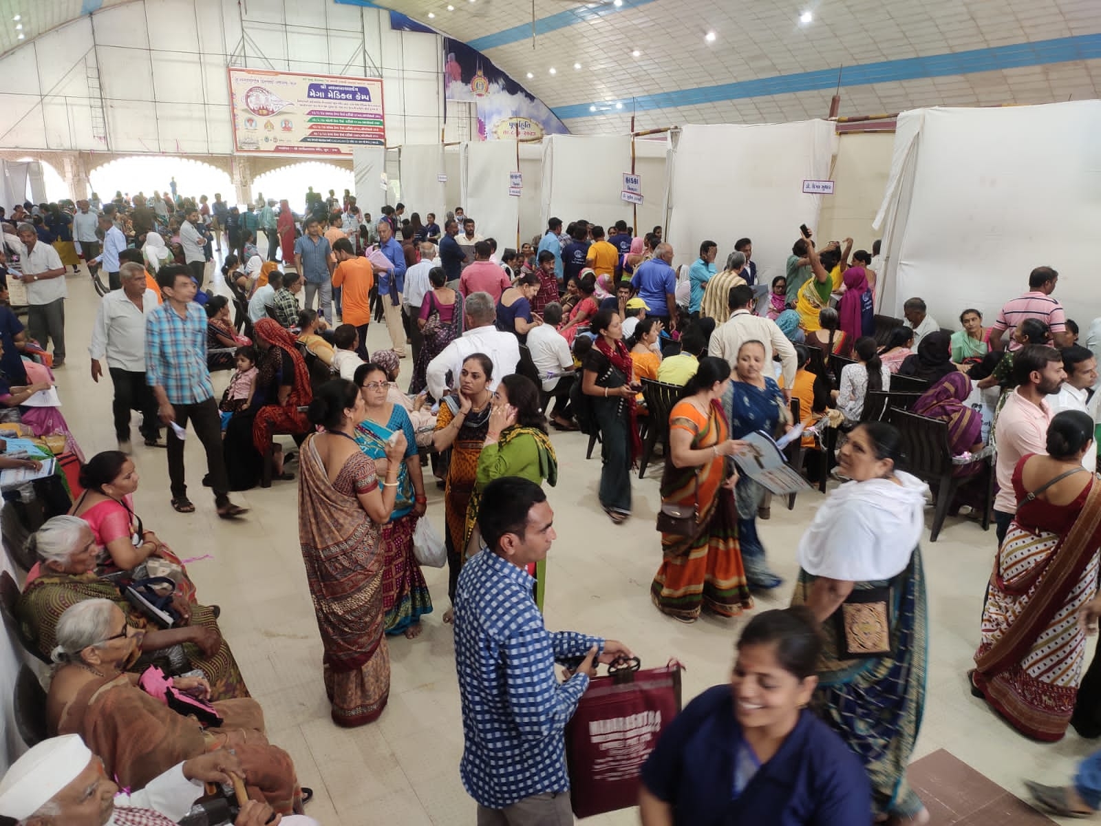 5286 people benefited from the camp held in Bhuj Swaminarayan Temple on ...