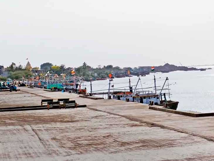 The port can become an economic hub of Bilimora if it is ...