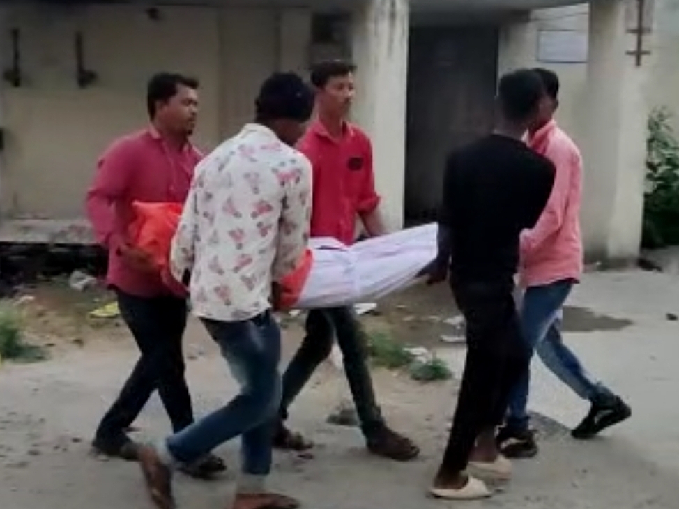 A middle-aged laborer fell on the head of a lift carrying concrete to ...