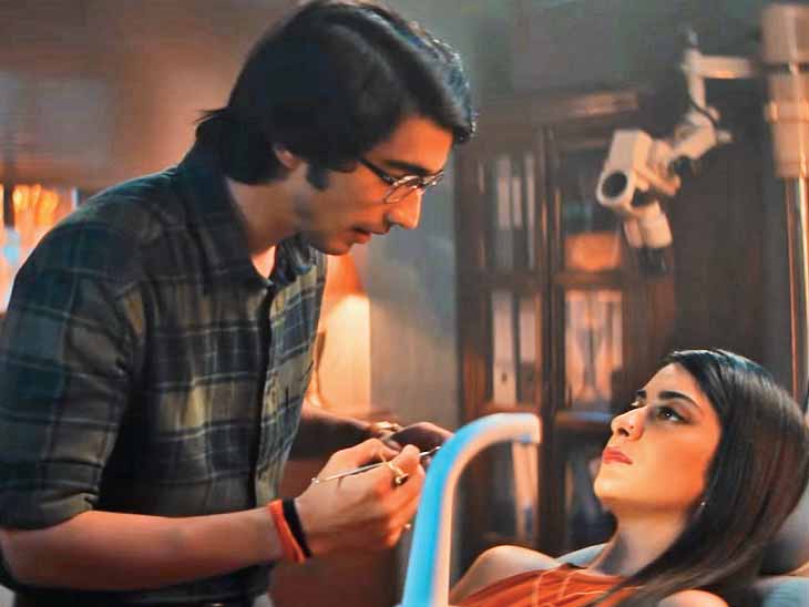 Love at first meeting... | જોબન છલકે: પહેલી મુલાકાતમાં થયો પ્રેમ ...