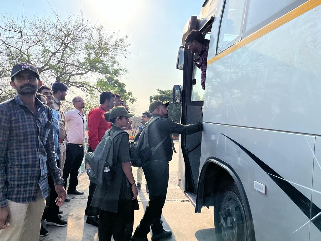 The Tamil sisters-in-law saw Savage frolicking in the lap of nature ...