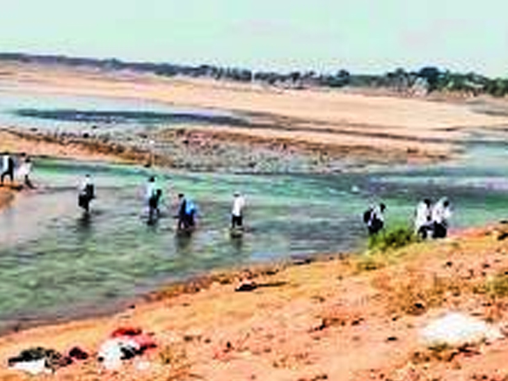 No water is released from Narmada river Suki Bhat Dam before Amas ...