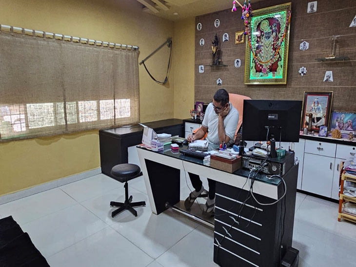 Doctor uses cow dung, cools office with kantan curtains without AC, MBA ...