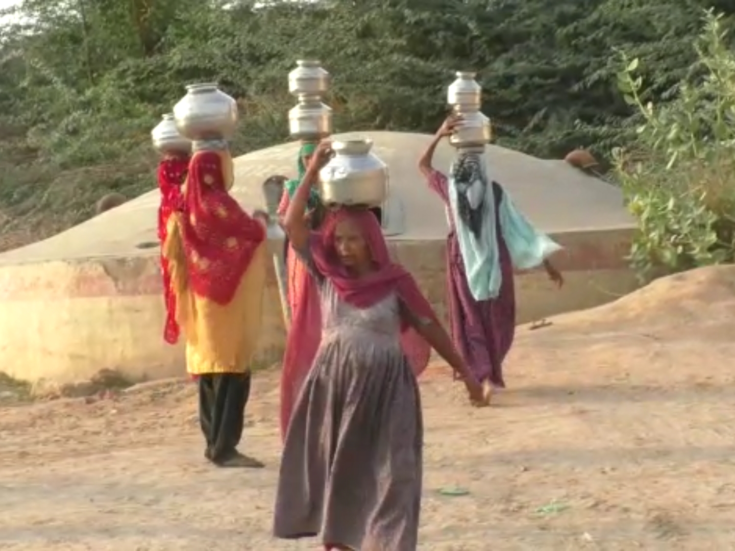 In the sweltering heat of summer, the cry of water in the village of ...