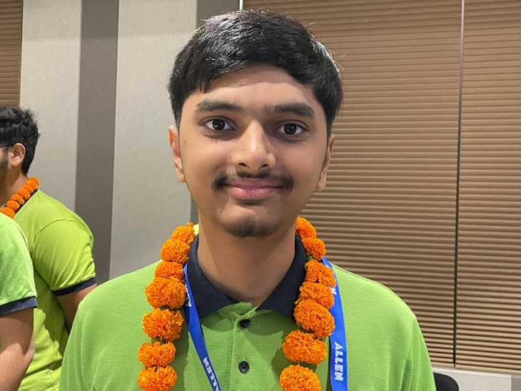 Kaushal from Ahmedabad secured fifth rank in JEE Mains, top 50 among 4 ...
