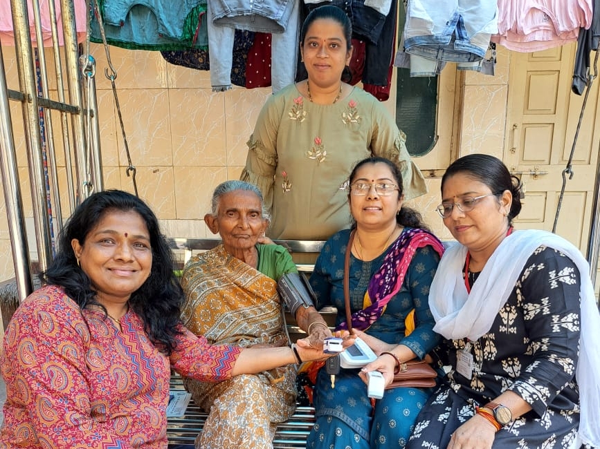 Bharuchna Samaj Seva Sansthan Trust distributed Swadeshi kits at Kasak ...
