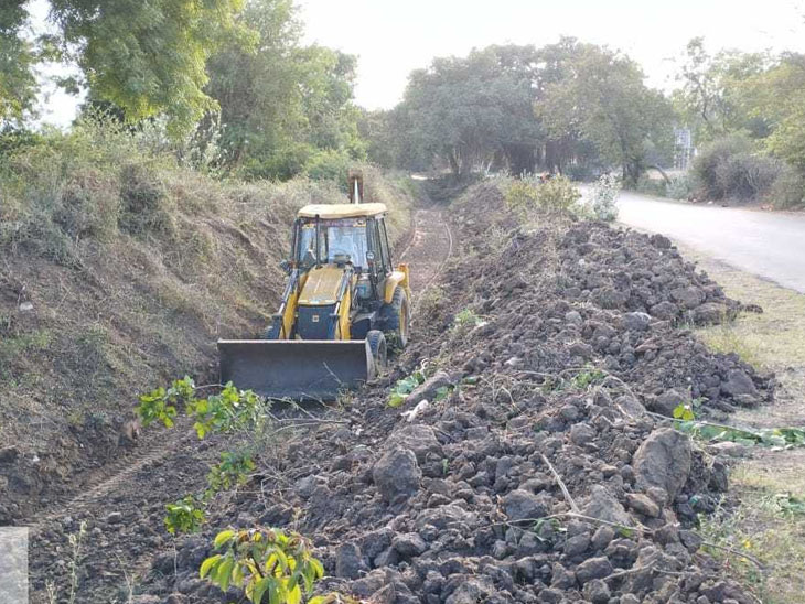 Cleaning of 370 km long canals and 405 km of embankment started in the ...
