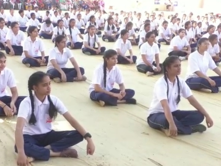 More than 200 Veeranganas performed in Dhrangadhra from Sanskar to Yoga ...