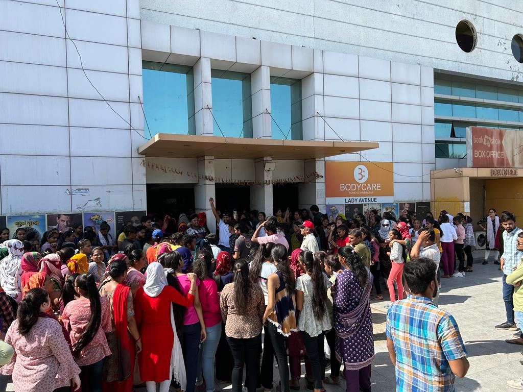 764 girls and women between 18 to 25 years were shown free of cost in ...