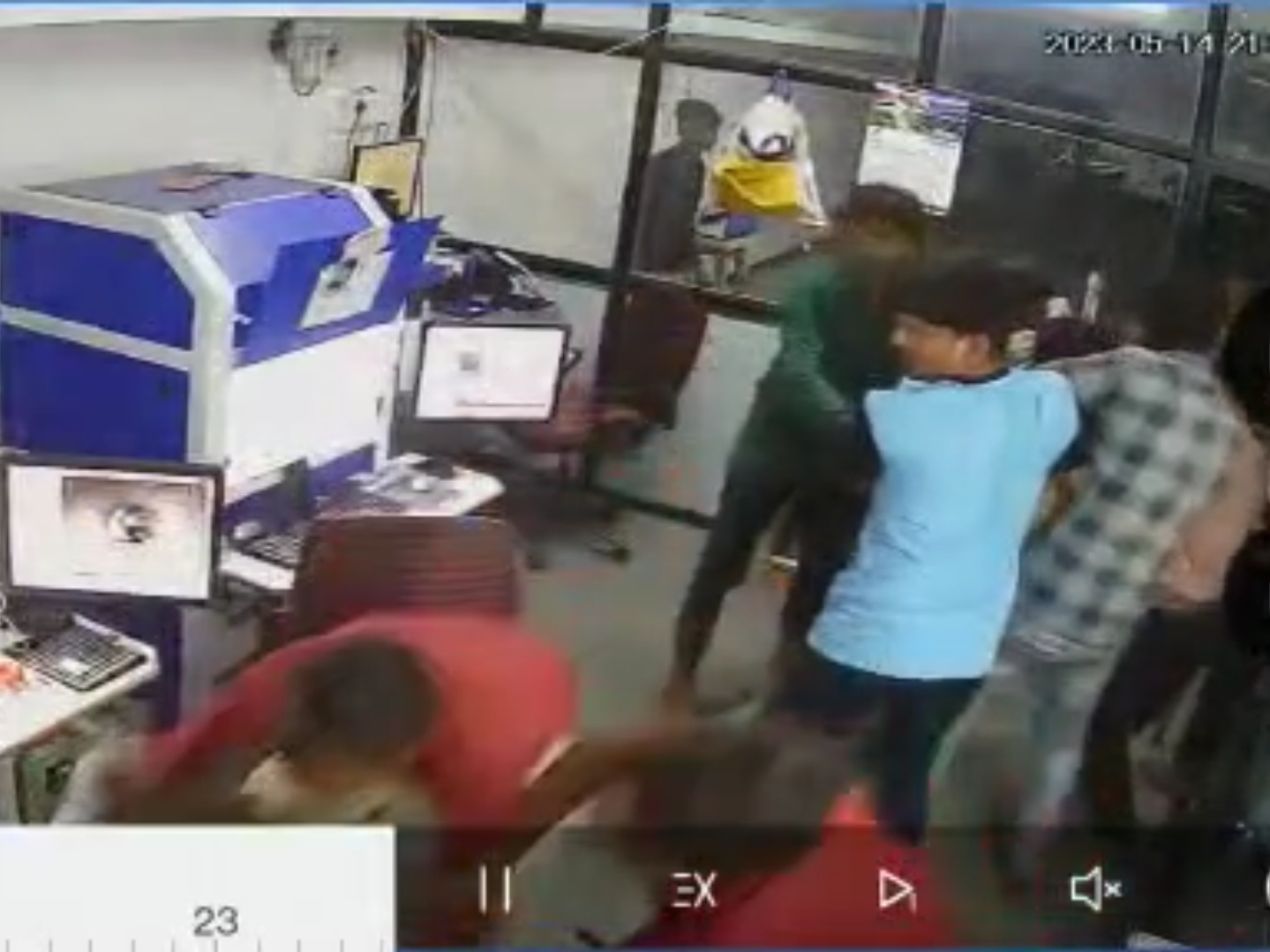 Clashes at a diamond factory in Ranpur's Umrala village; It is believed ...