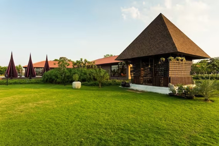 Baba Bageshwar's investment in Surat businessman Lavji Badshah's Gopin ...