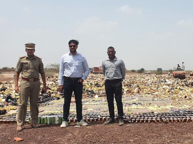English liquor worth 9 crore rupees seized in Kutch's Adesar police ...