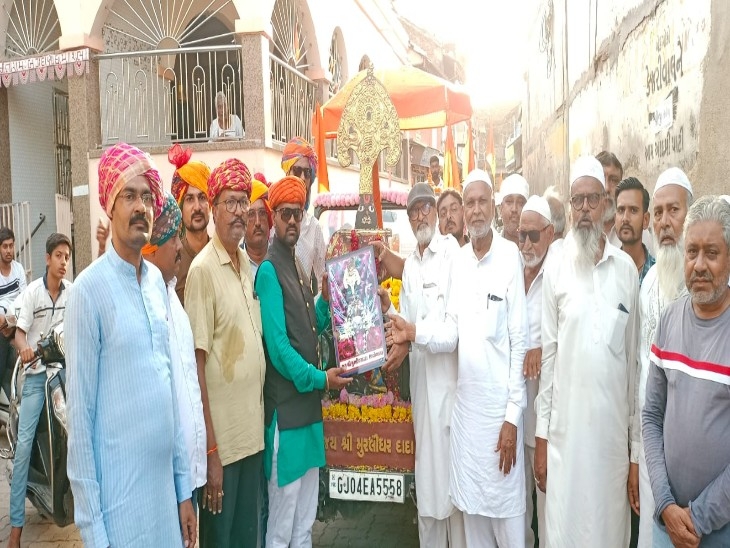 Muralidhar Dada's procession taken out in Vallabhipur town, welcomed ...