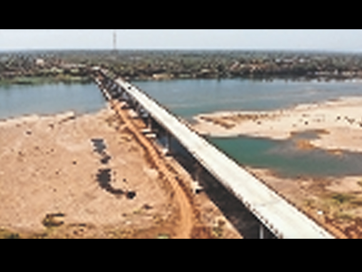 Panic as the same company that built the bridge in Bihar built the ...