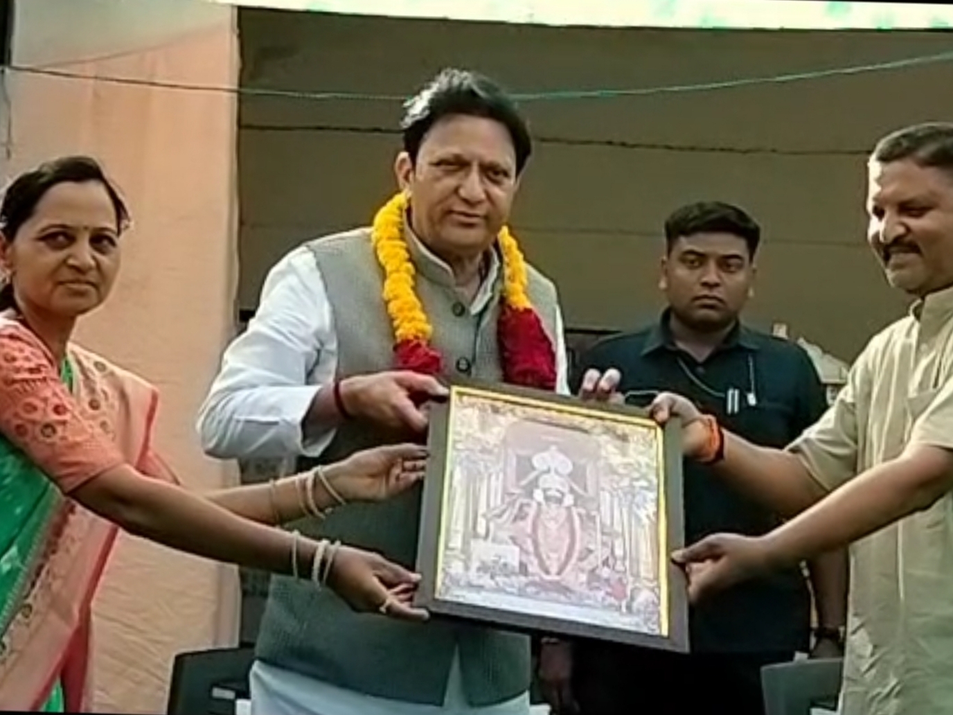 Cabinet Minister Balwantsinh Rajput admitted the children to school at Wajapur Pvt. School ...