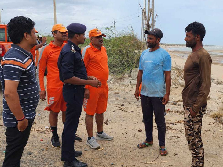 વાવાઝોડાના પગલે કચ્છમાં 2 એનડીઆરએફ અને 2 એસડીઆરએફની ટીમો તૈનાત | 2 NDRF ...