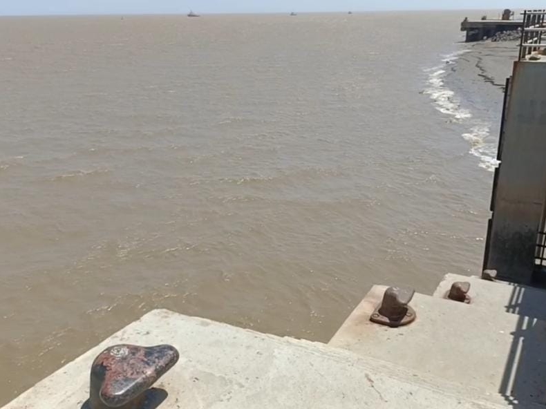 Bharuch's Dahej port signal number 3 intact, 4 mm rain in city, 1.01 ...