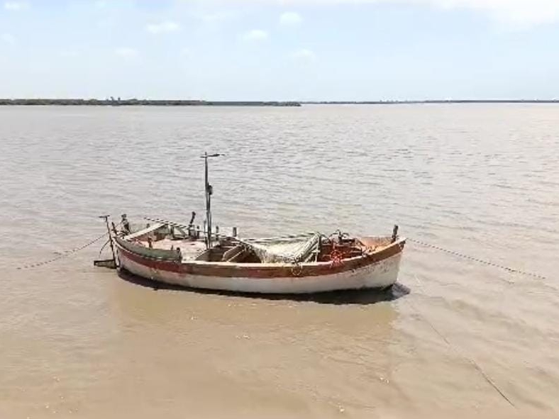 Bharuch's Dahej port signal number 3 intact, 4 mm rain in city, 1.01 ...