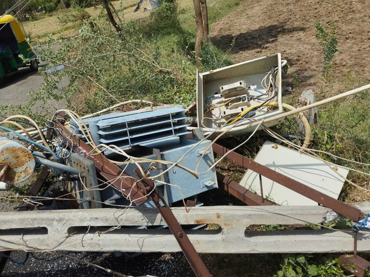 280 power poles collapse in the district, blackout in 15 villages ...