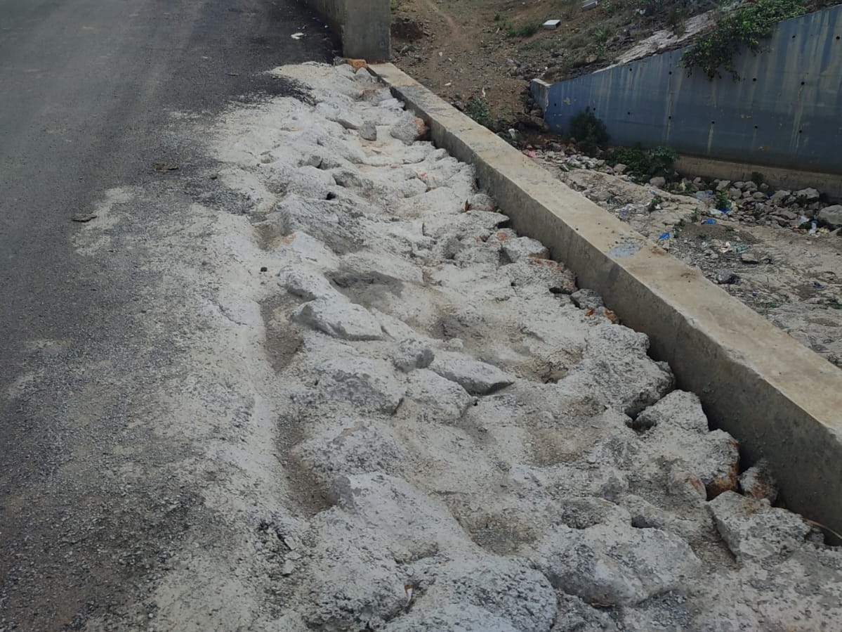 The work of the newly constructed road on the Tum bank of Umarga is ...