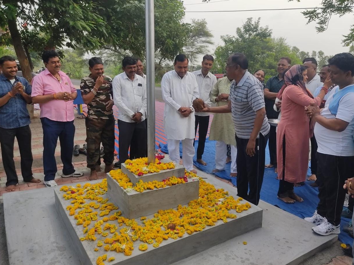 On the occasion of 'World Yoga Day', Jashma Odhan Amut Sarovar was ...