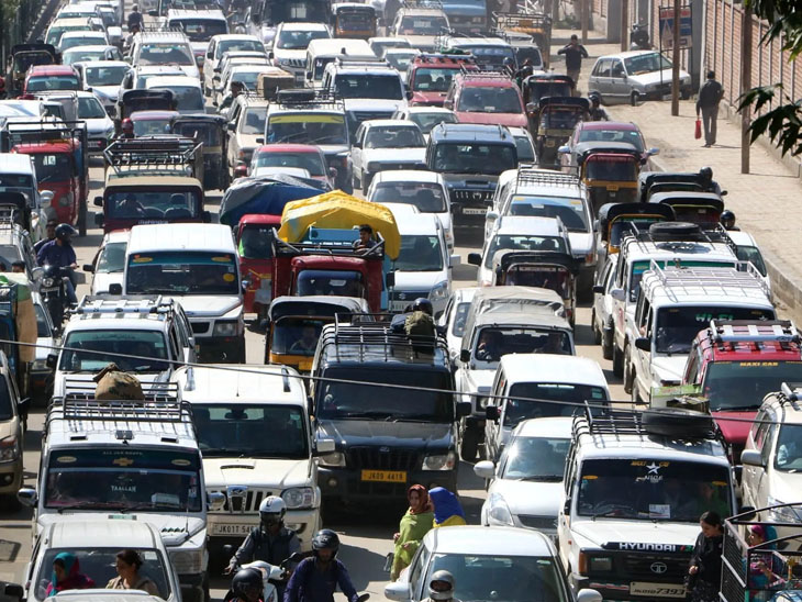 Living in posh areas like Naranpura, Nawarangpura, Pakwan Char Rasta ...