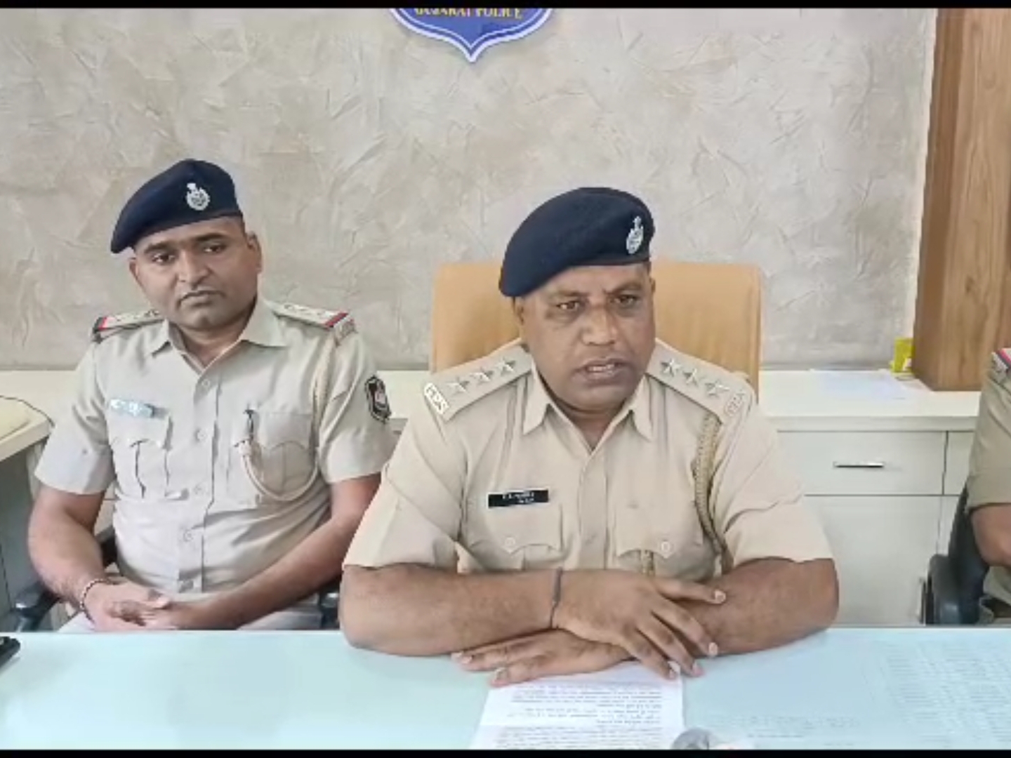 Patan police nabbed two accused with 11 mobiles, 5 crimes solved ...