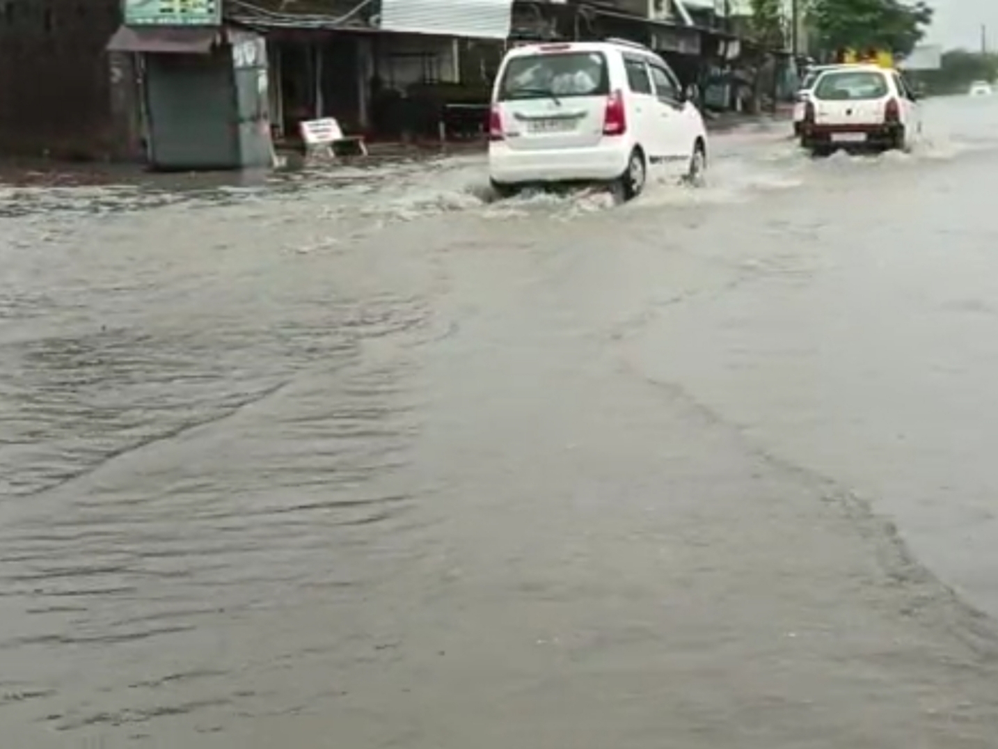 Rainfall in Modasa, Malpur, Dhansura and Bhiloda, 1.5 inches of rain in ...
