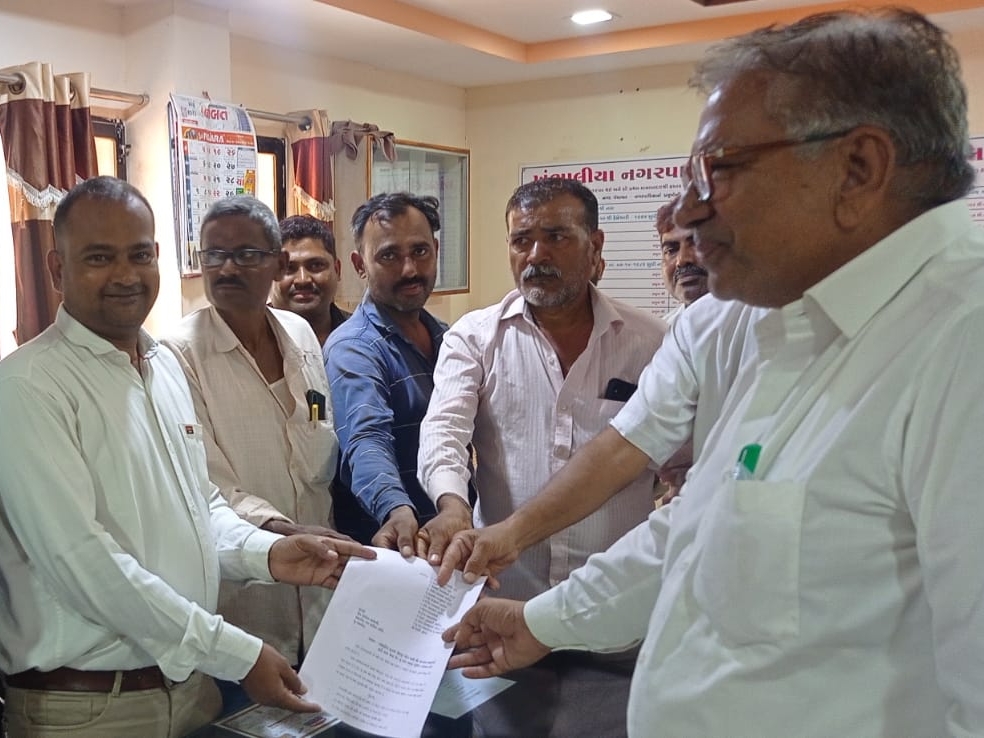 Representation of traders to make the road from Jodhpur Gate to ...