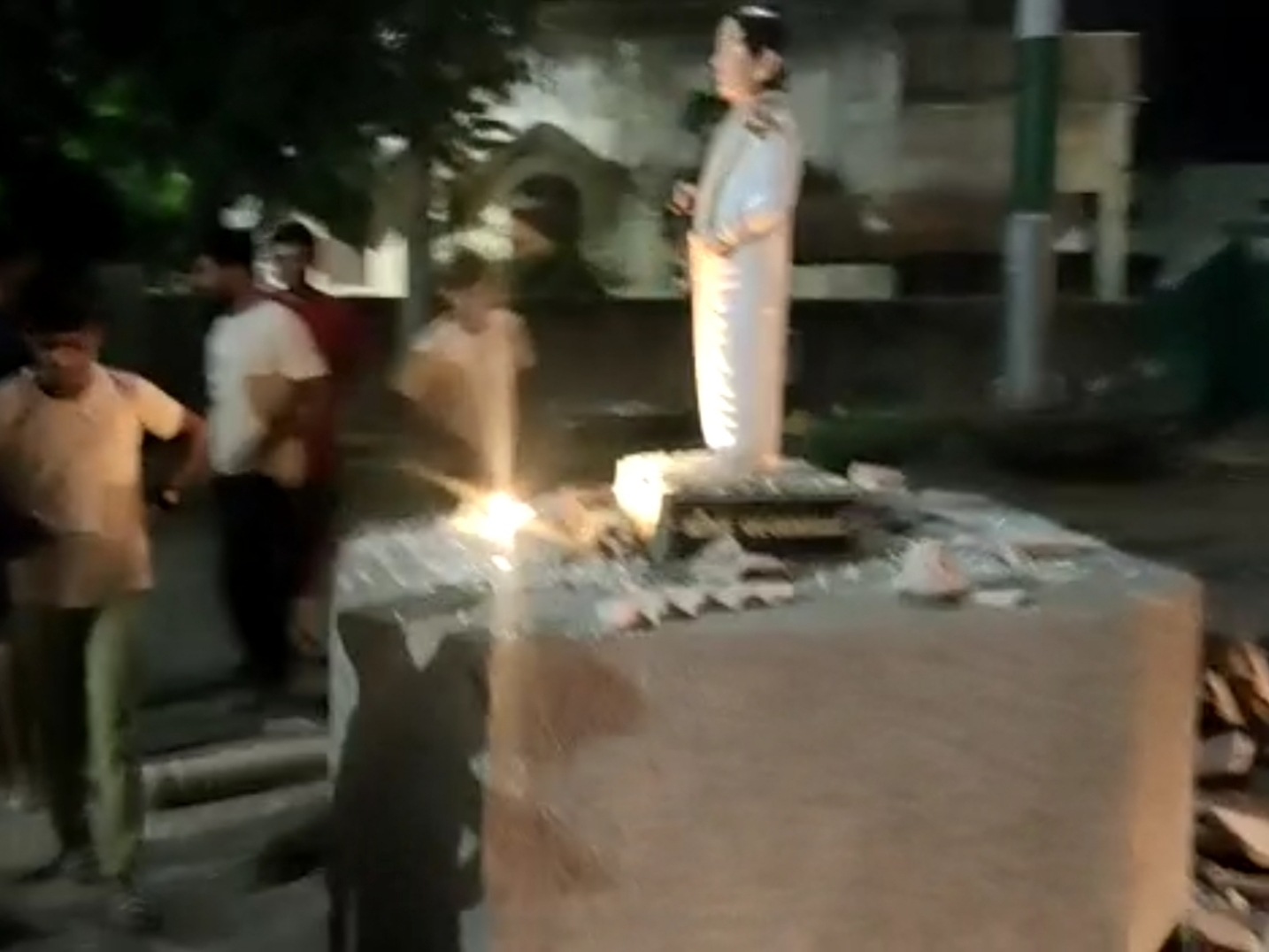 A reckless dumper driver smashed an idol and also broke a circle near ...
