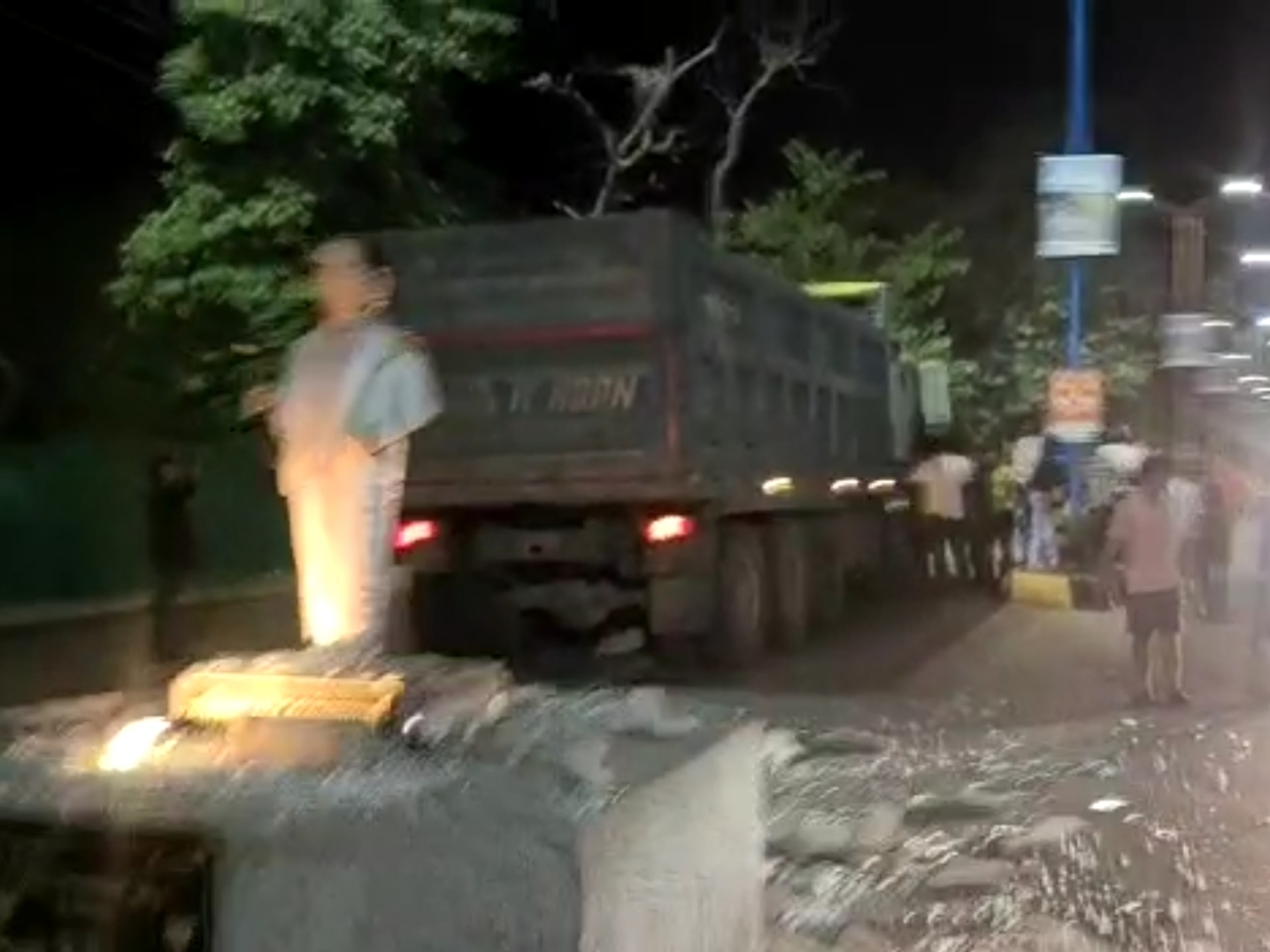 A reckless dumper driver smashed an idol and also broke a circle near ...