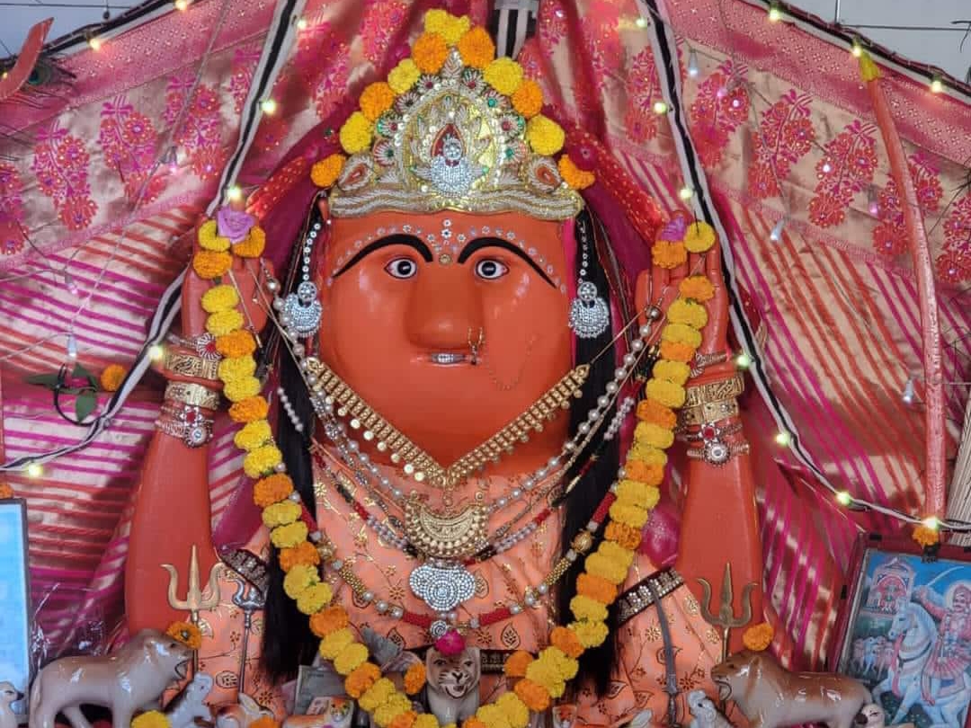 Ashapura temple in Khambhaliya climbs fifty-two-yard dhaja tomorrow ...