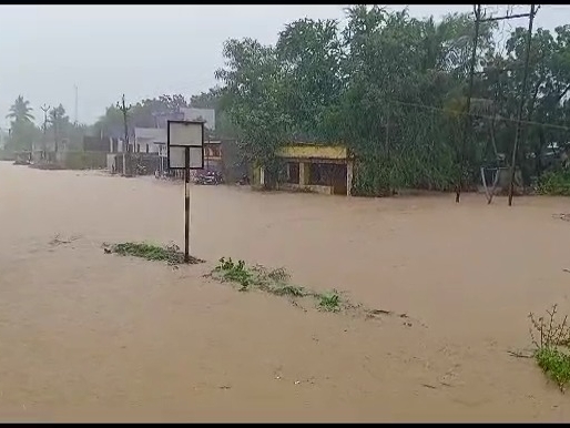 Motorists were stranded on the highway leading to the Statue of Unity ...