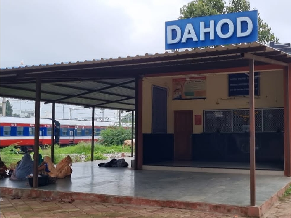Parking at Dahod railway station and reopening of Godiroad ticket ...
