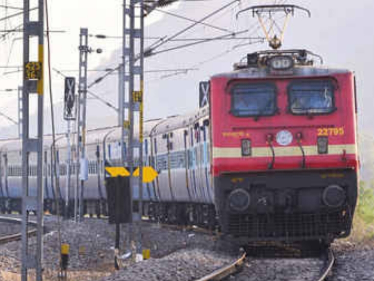Arrival time of Ahmedabad-Vadodara Express at Vadodara railway station ...