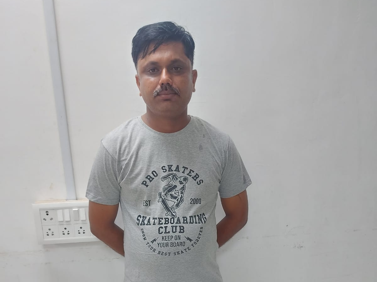 Bail denied to head constable of Vapi GIDC police station involved in ...